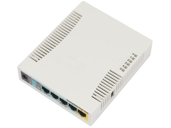 MikroTik USB and PoE 2GHz WiFi Router | RB951Ui-2HnD – Essential IT